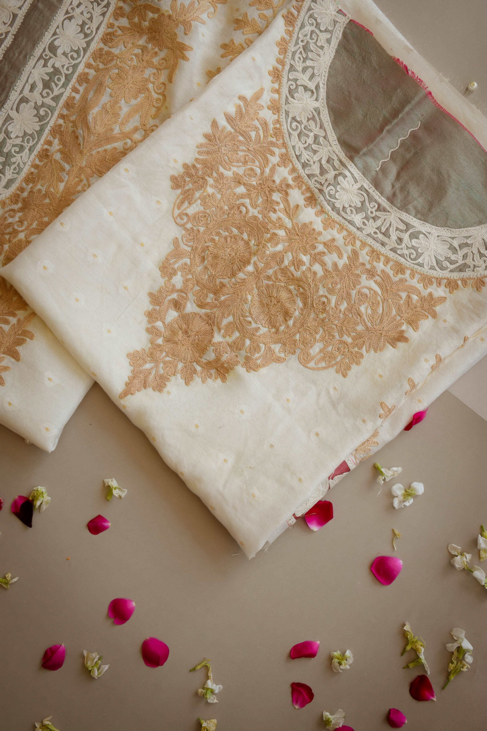 AMBER – makhmalofficial.com